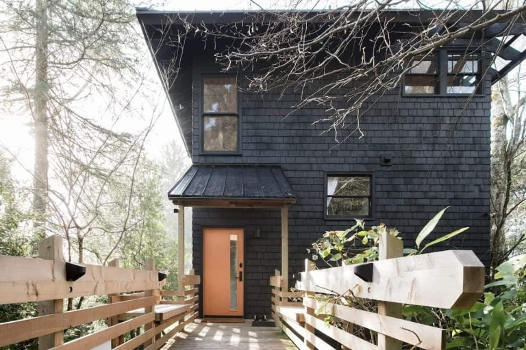 16 Gorgeous Airbnb Oregon Coast Rentals (2021) - Domaine Daily