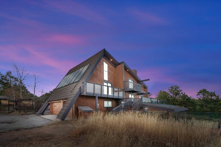 Cozy Up in the Rockies: 14 Stunning Cabins in Denver Colorado - Domaine ...