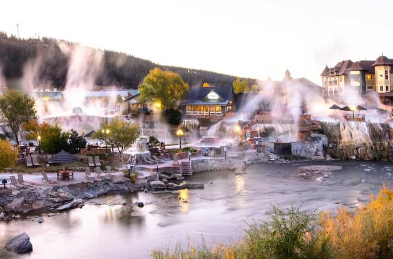 A Local's Guide to the Best Hot Springs Near Denver - Domaine Daily