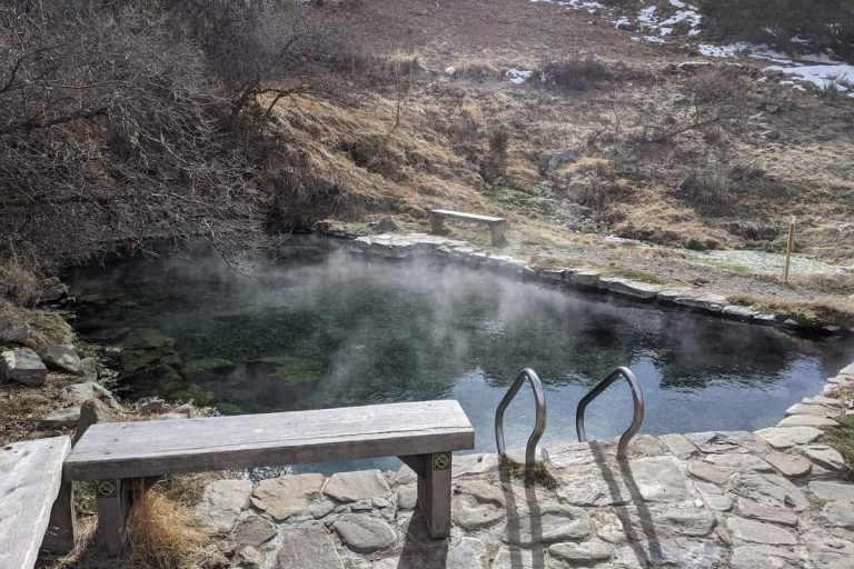 A Local's Guide to the Best Hot Springs Near Denver - Domaine Daily