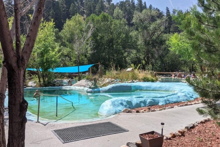 A Local's Guide to the Best Hot Springs Near Denver - Domaine Daily